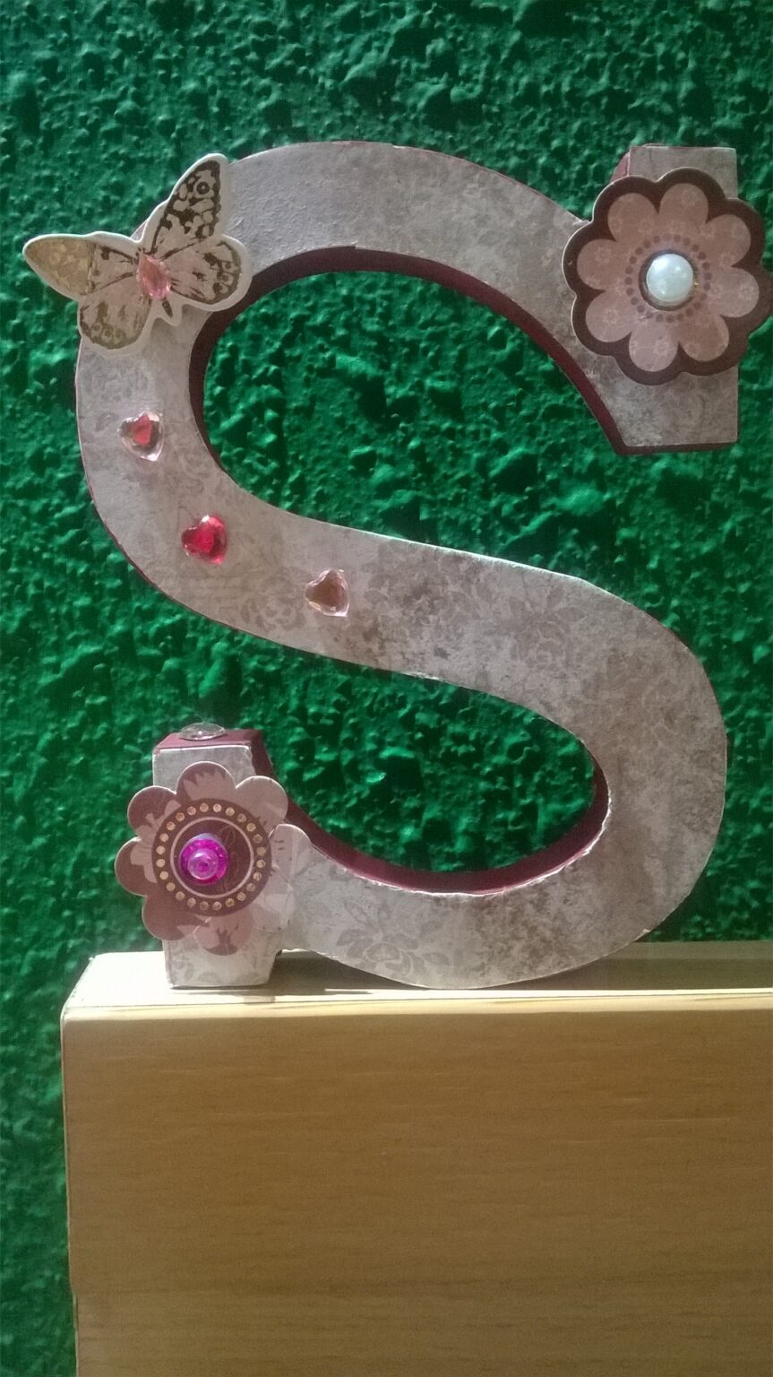 Inicial S decorada con Scrap | Mismanus