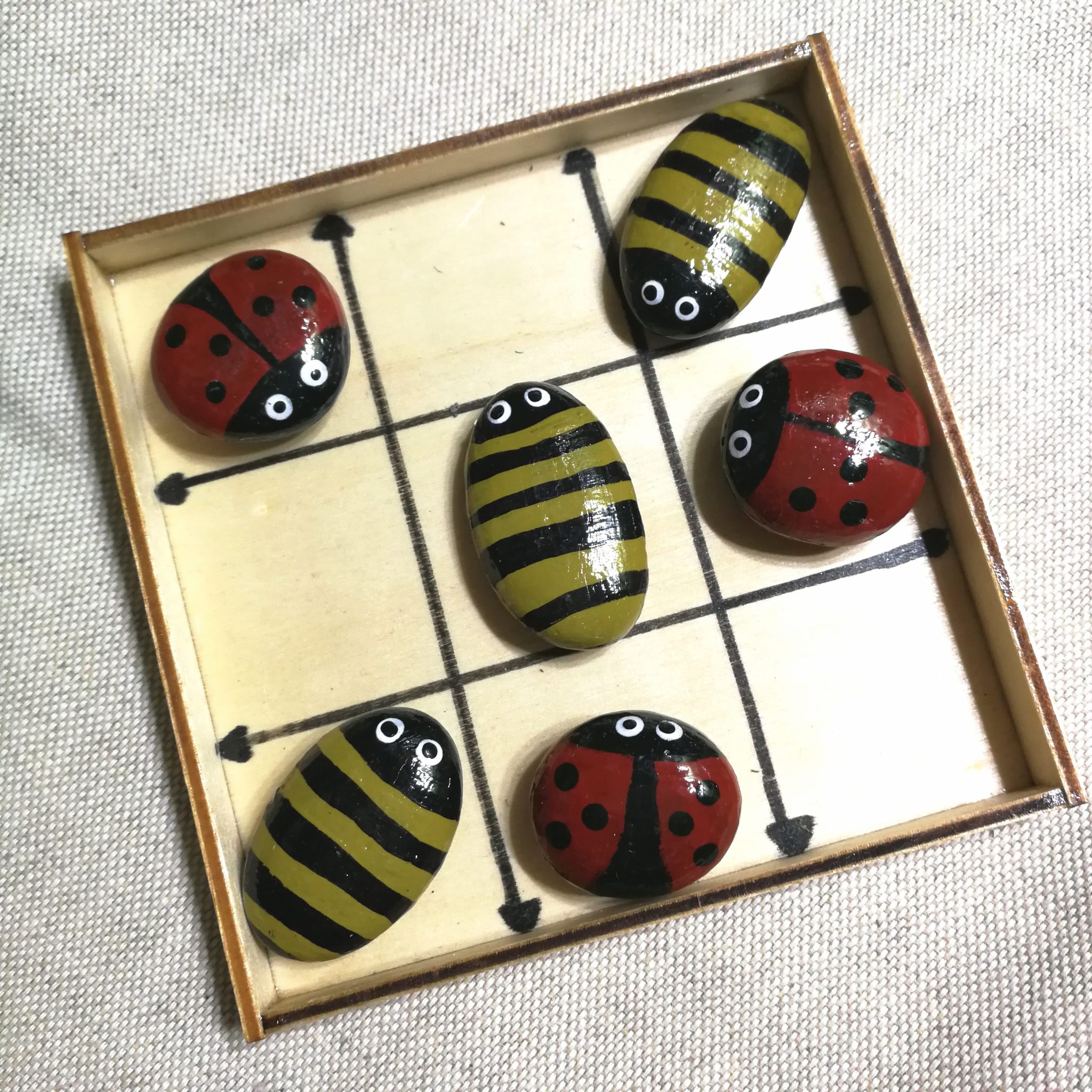 JUEGO DEL 3 EN RAYA CON PIEDRAS - Mismanus